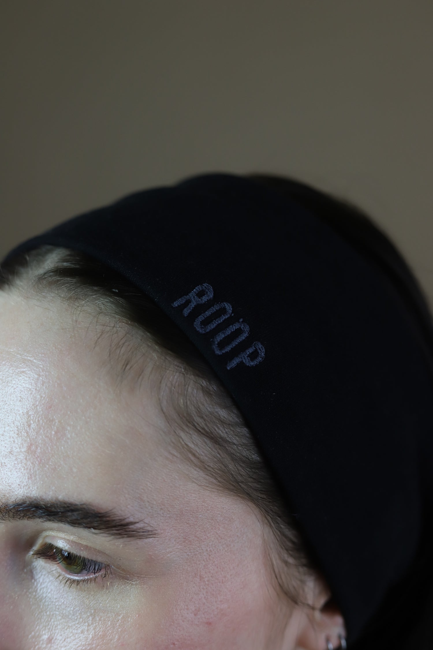Jennifer headband in black – ROOP